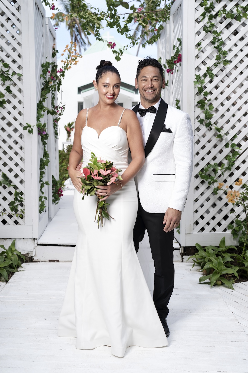 Insider spills on which Stranded on Honeymoon Island couples are still ...